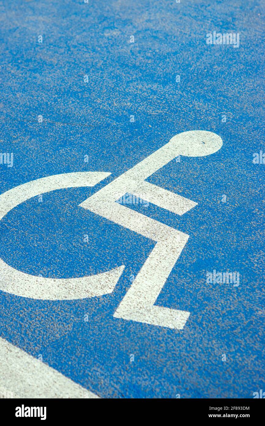 Disabled bay sign hi-res stock photography and images - Alamy