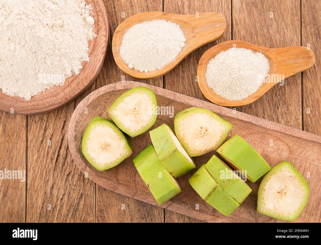 Green plantain flour - Musa paradisiaca Stock Photo - Alamy