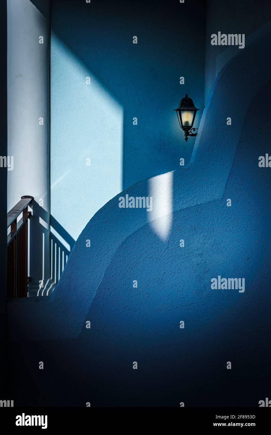 Empty dim light hi-res stock photography and images - Alamy