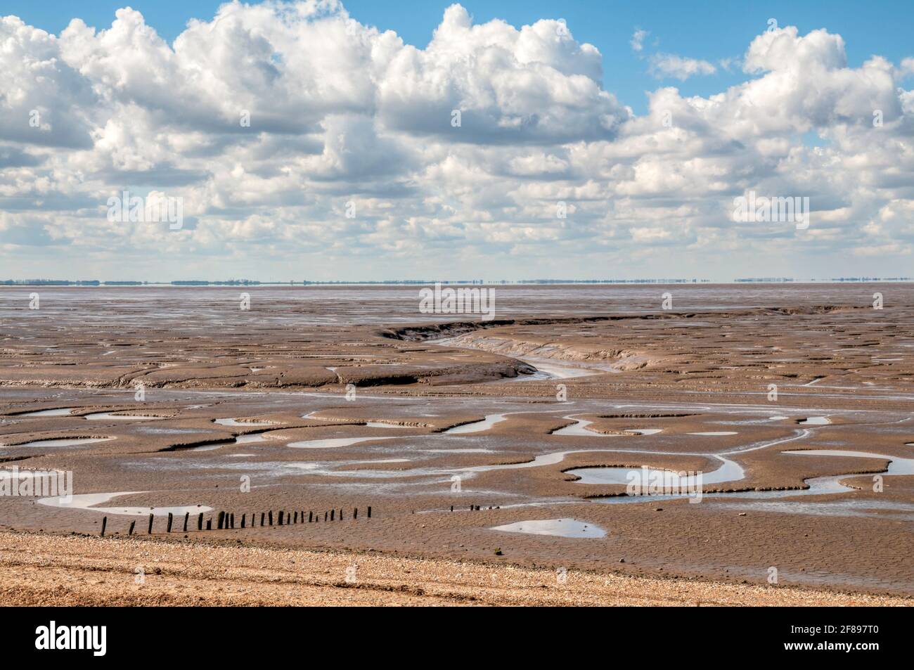River meander uk hi-res stock photography and images - Alamy