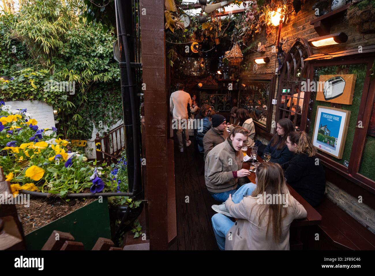Faltering fullback pub garden hi-res stock photography and images - Alamy