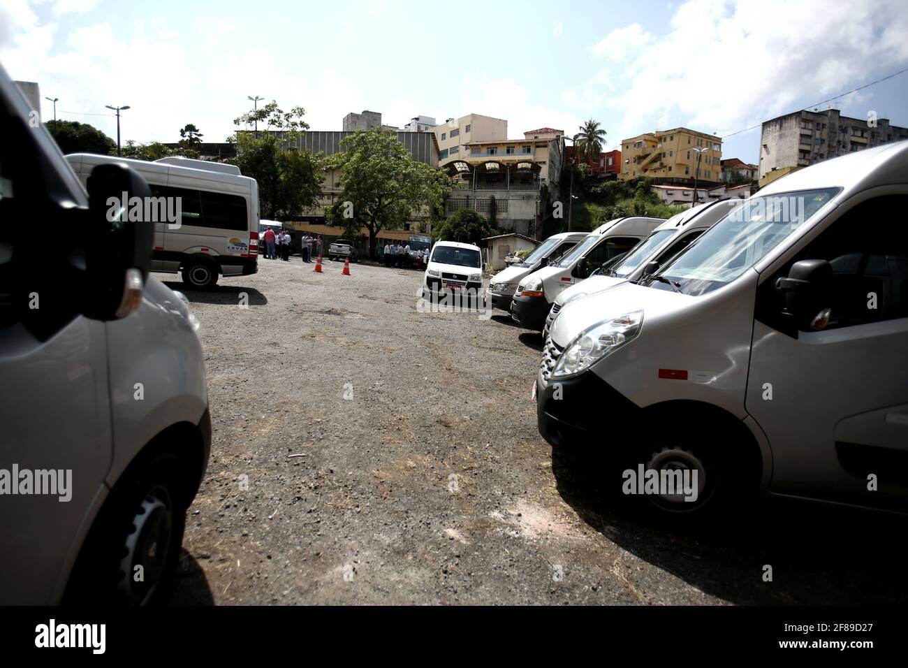 Minibus 9 places be hi-res stock photography and images - Alamy