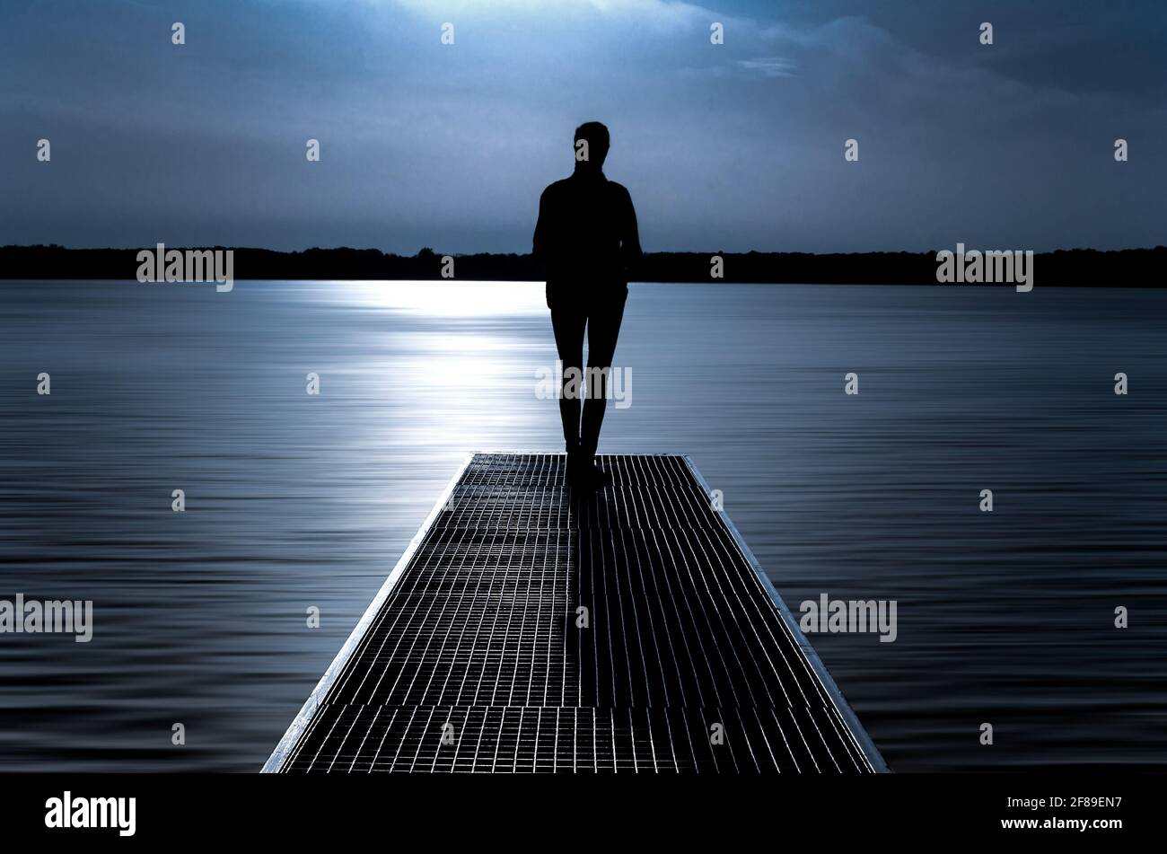 Peaceful lake shore hi-res stock photography and images - Alamy