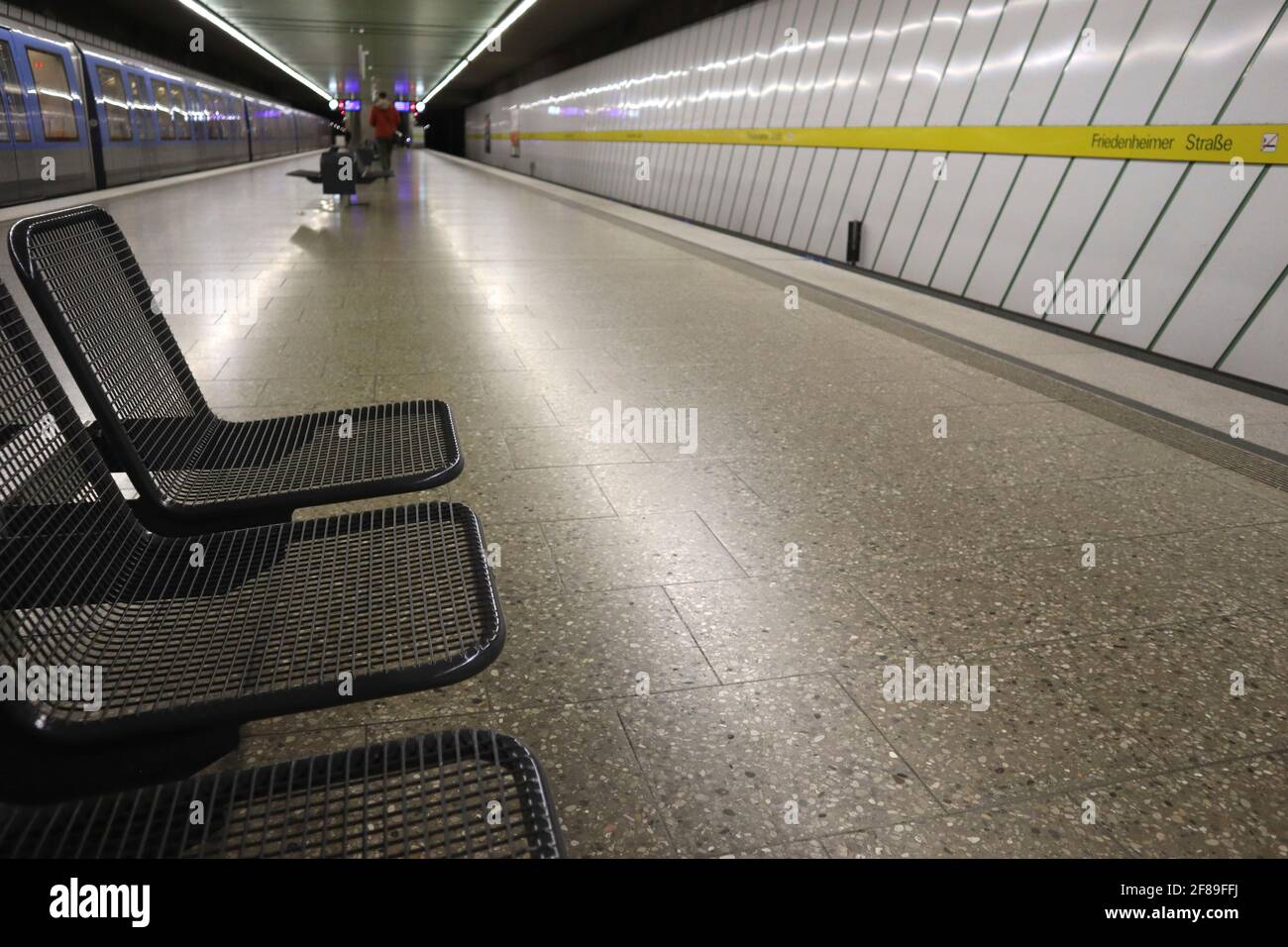 Empty subway station hi-res stock photography and images - Alamy