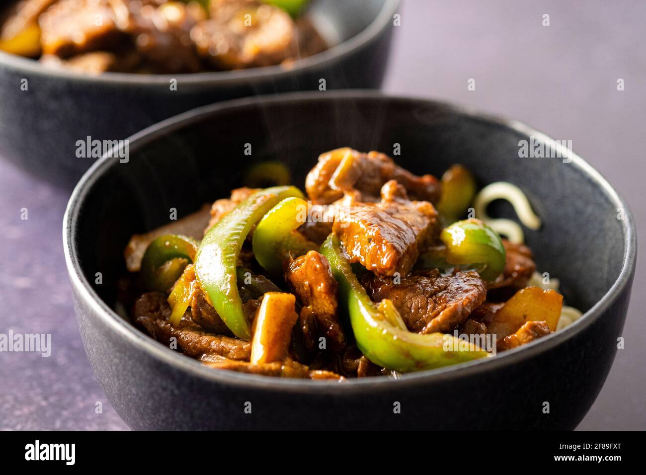 Chinese sizzling beef stir-fry Stock Photo - Alamy