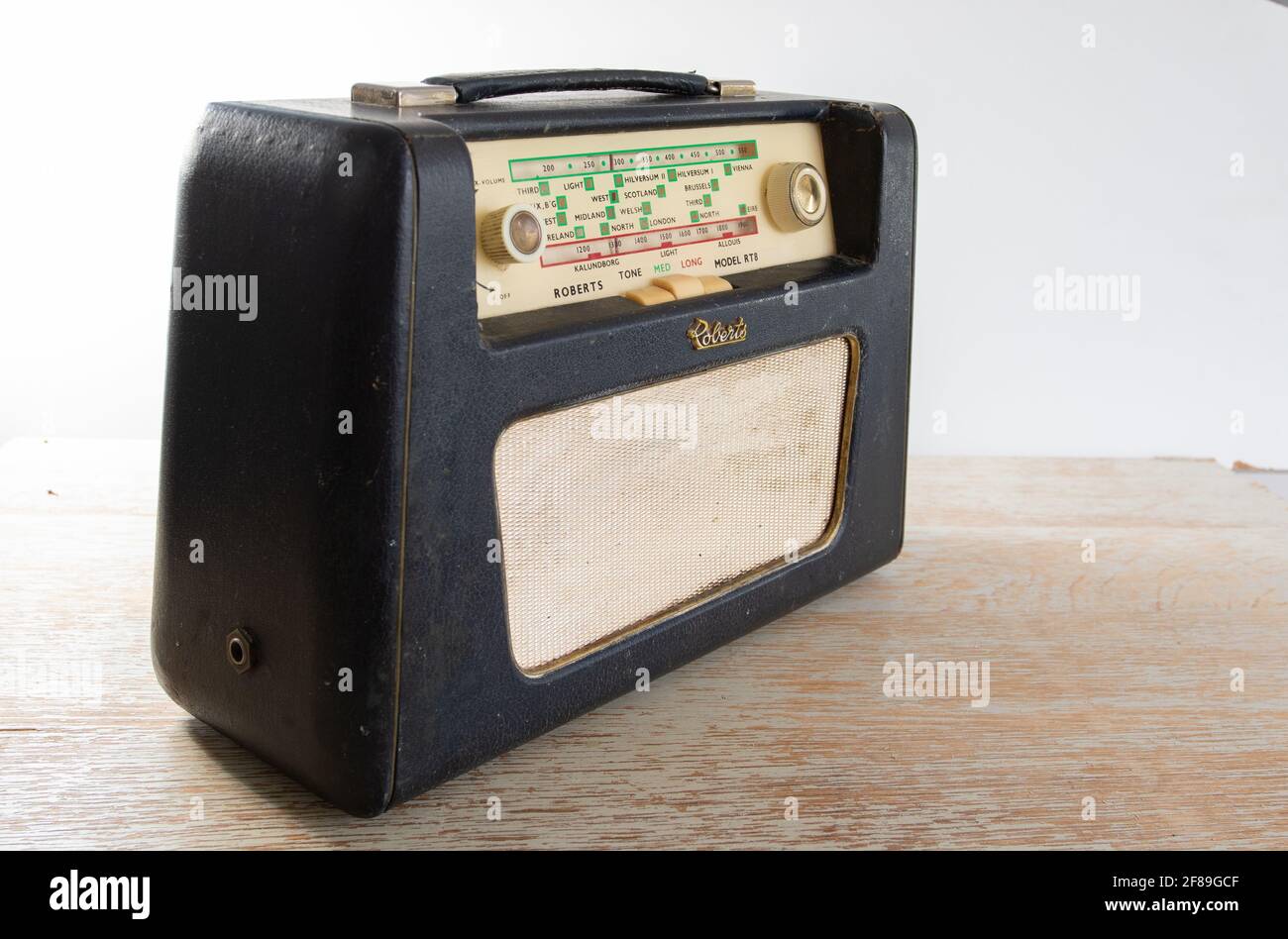 1960s Roberts RT8 portable (if only just) radio Stock Photo - Alamy