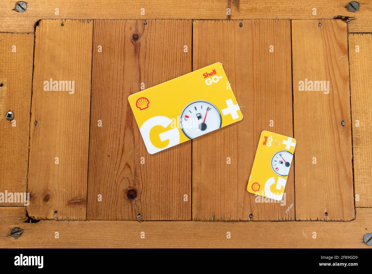 Shell petrol loyalty card hi-res stock photography and images - Alamy