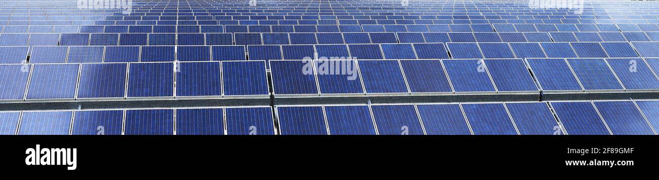 detail of an array of solar panels in a solar production plant Stock ...