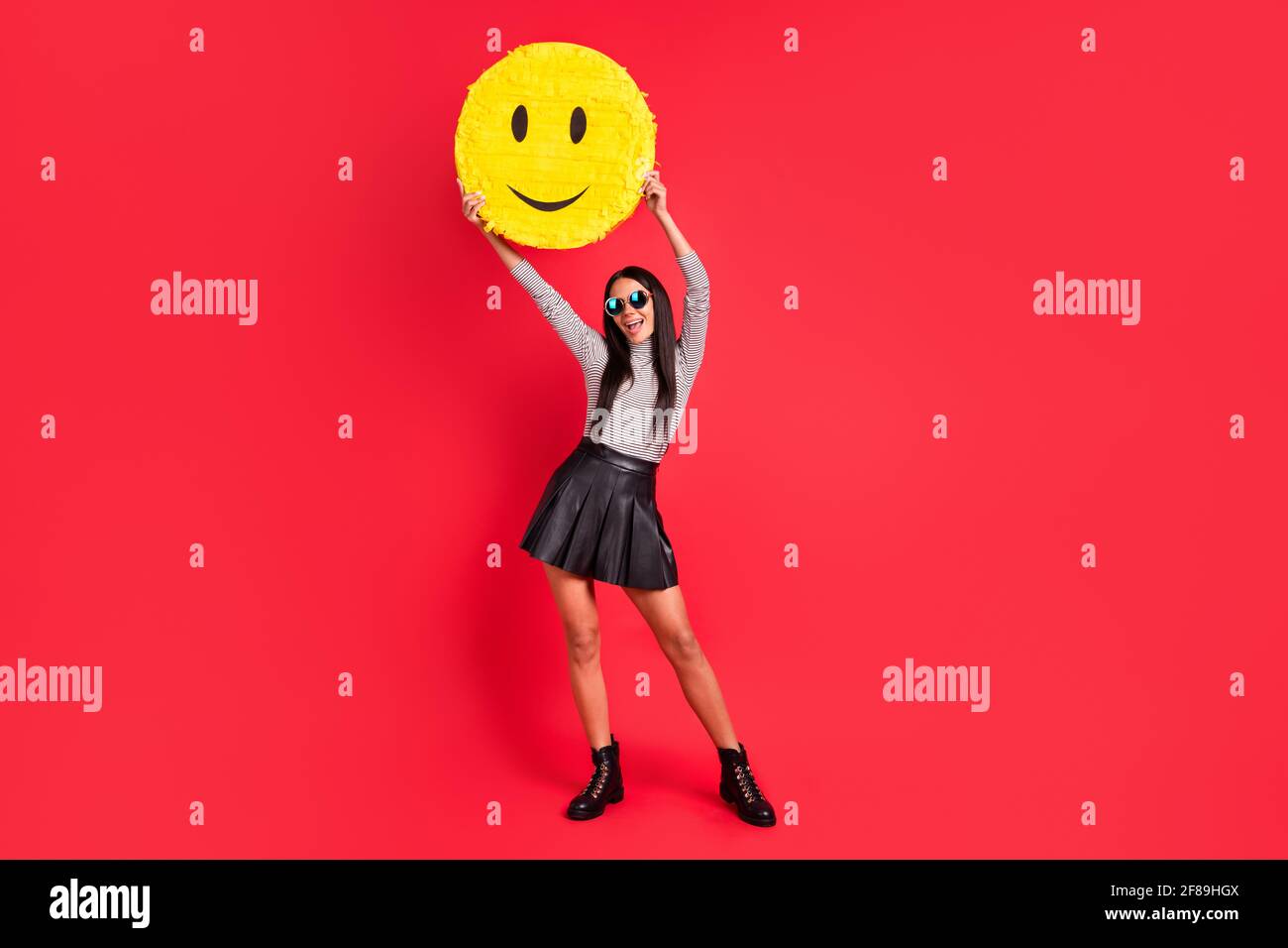 Excited emoticon hi-res stock photography and images - Alamy