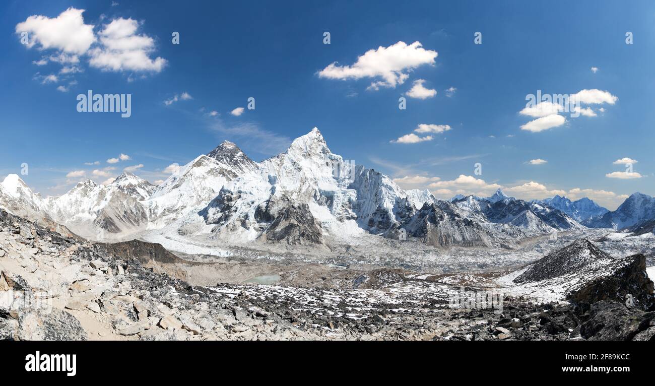 Everest himalaya hi-res stock photography and images - Alamy