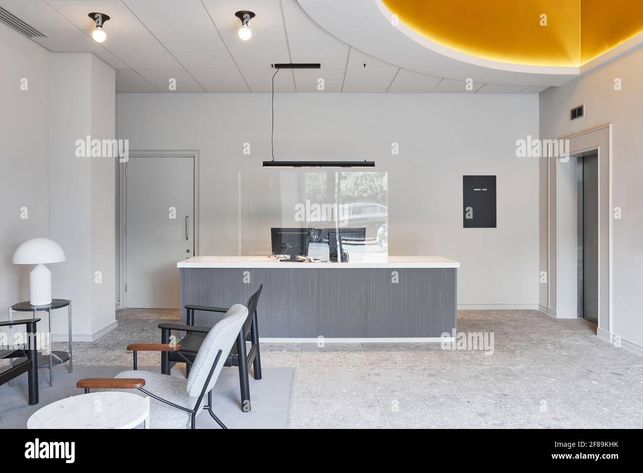 Reception desk with wall screen hi-res stock photography and images - Alamy