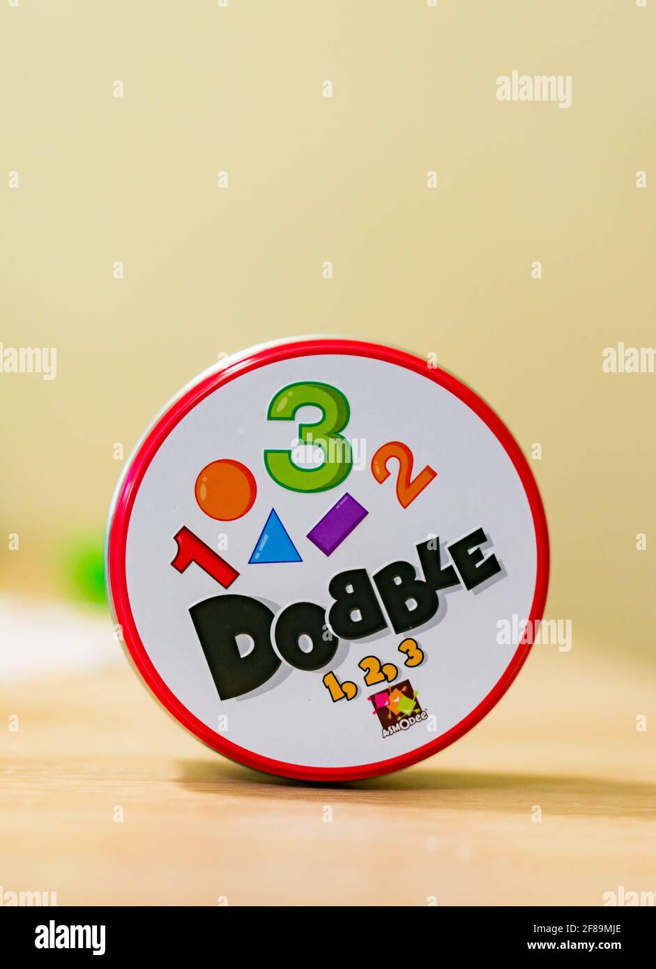 Dobble game children hi-res stock photography and images - Alamy
