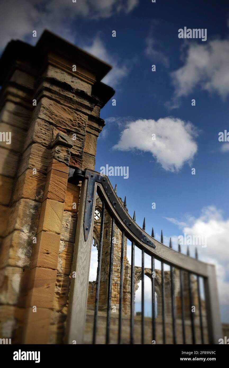 spiked entrance gate Stock Photo - Alamy