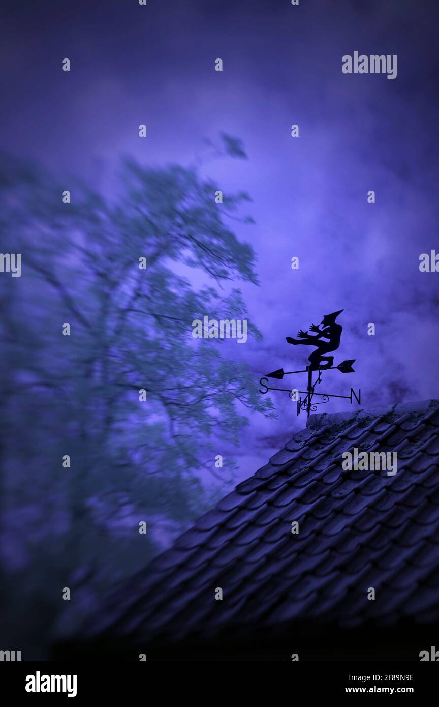 Abstract weather vane hi-res stock photography and images - Alamy