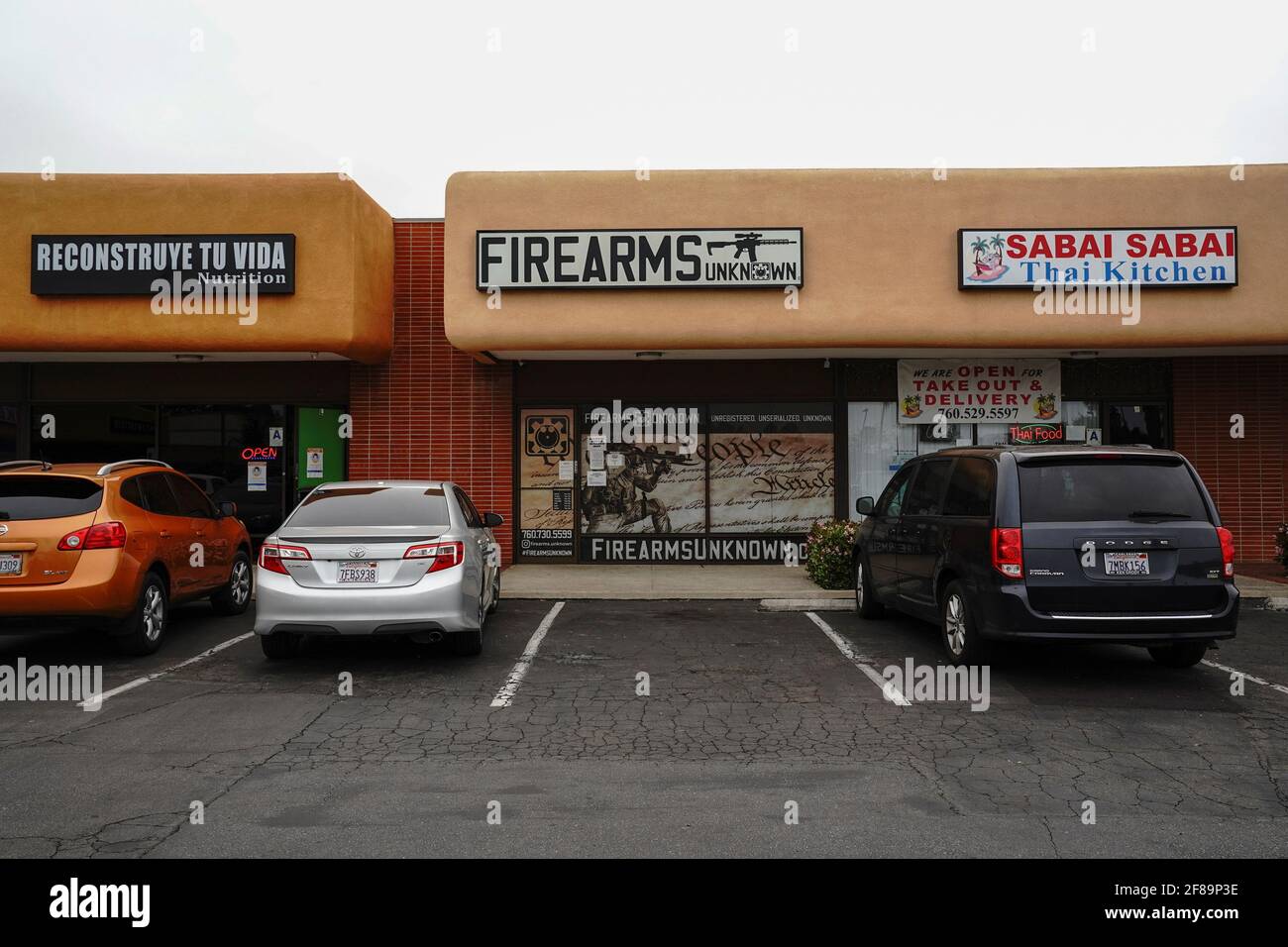 Strip Mall Gun Store High Resolution Stock Photography and Images - Alamy
