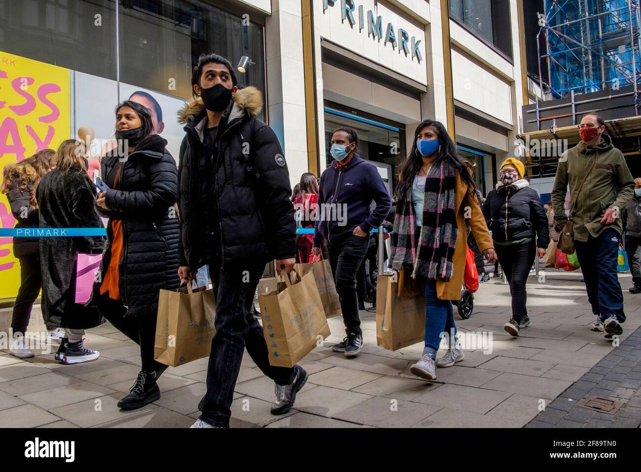 Shops reopen england hi-res stock photography and images - Alamy