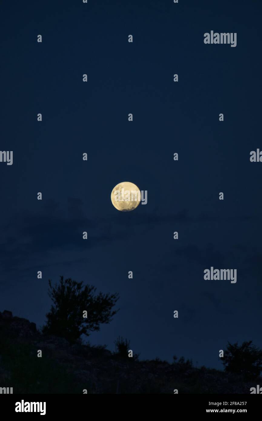 Beautiful full moon hi-res stock photography and images - Alamy