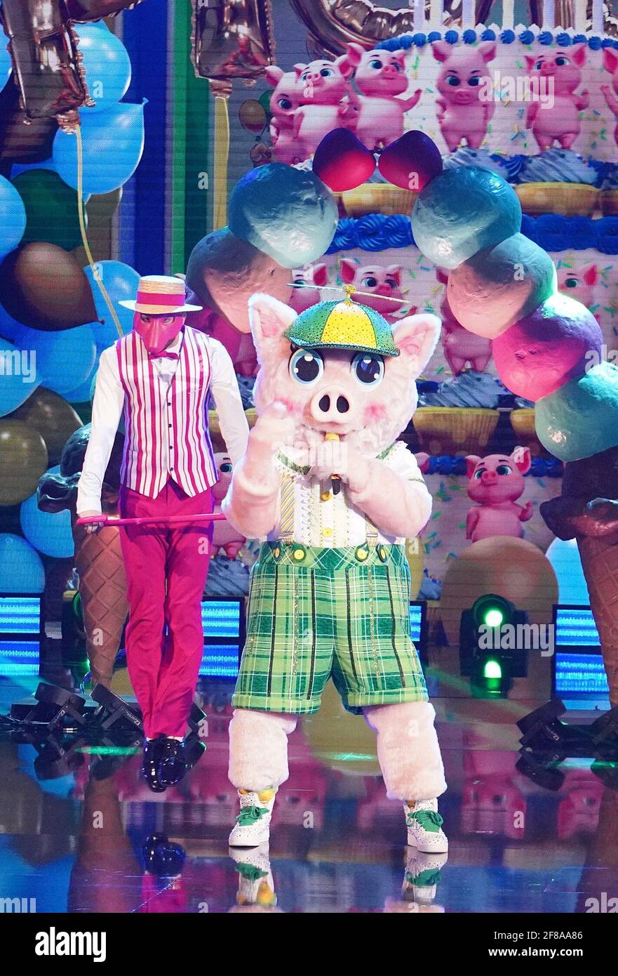 THE MASKED SINGER, Piglet, Group B Wildcard Round - Rule of Claw ...