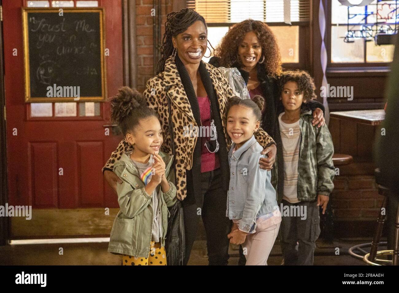 SHAMELESS, top from left: Shanola Hampton, Vanessa Bell Calloway ...