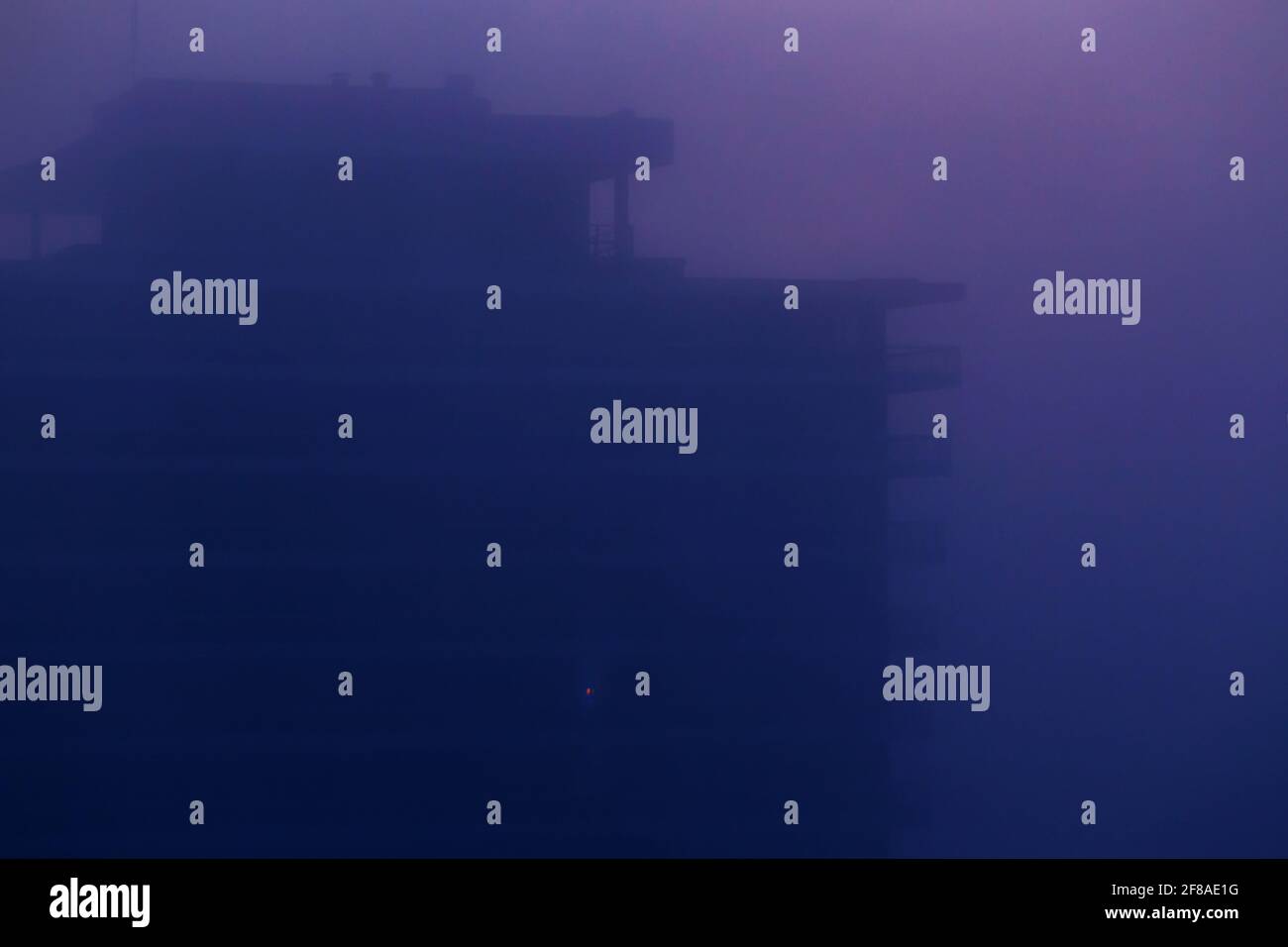 Lit window hi-res stock photography and images - Alamy