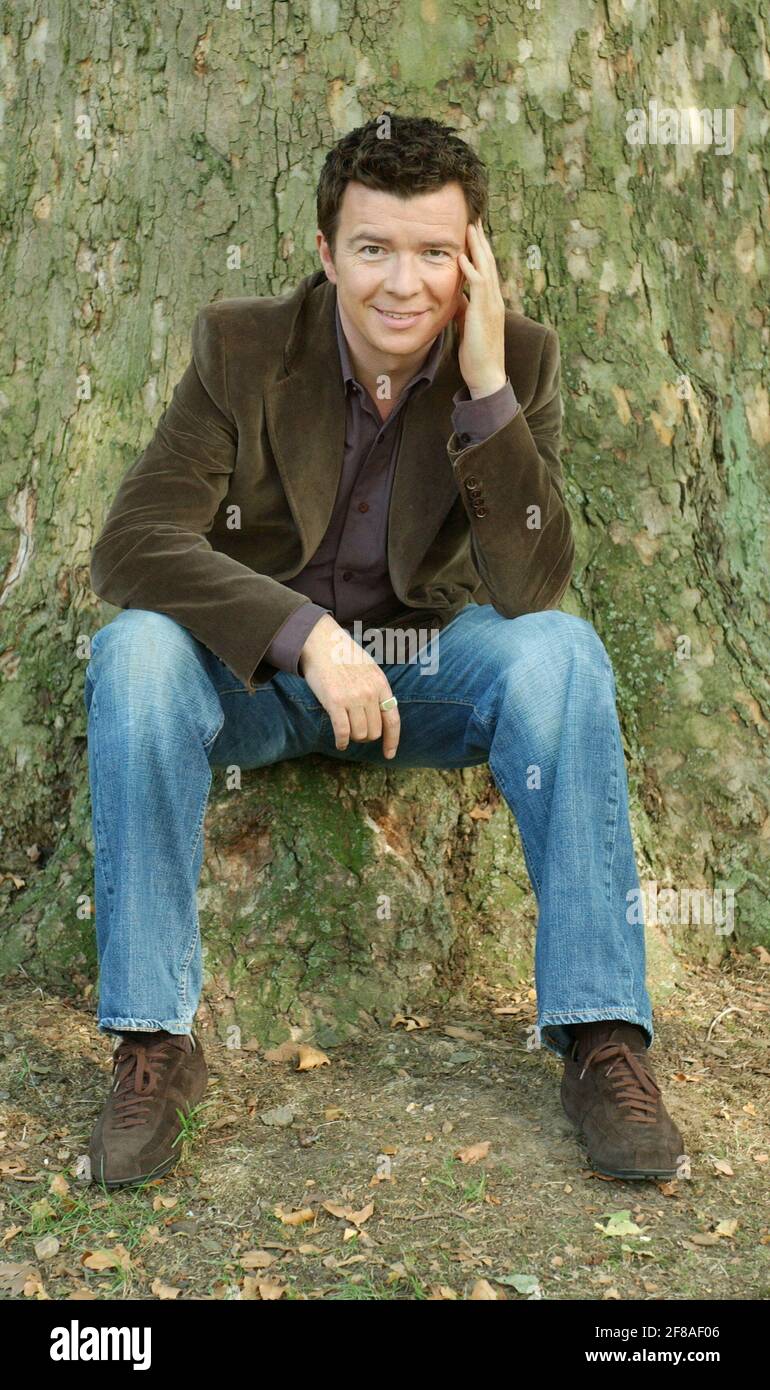 Tom astley hi-res stock photography and images - Alamy