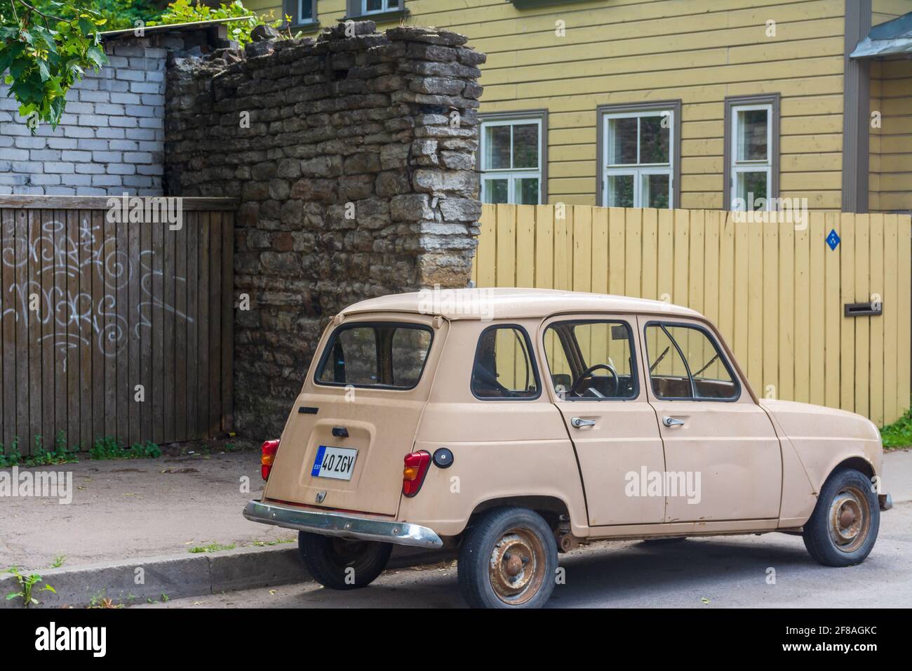 Beige renault hi-res stock photography and images - Alamy