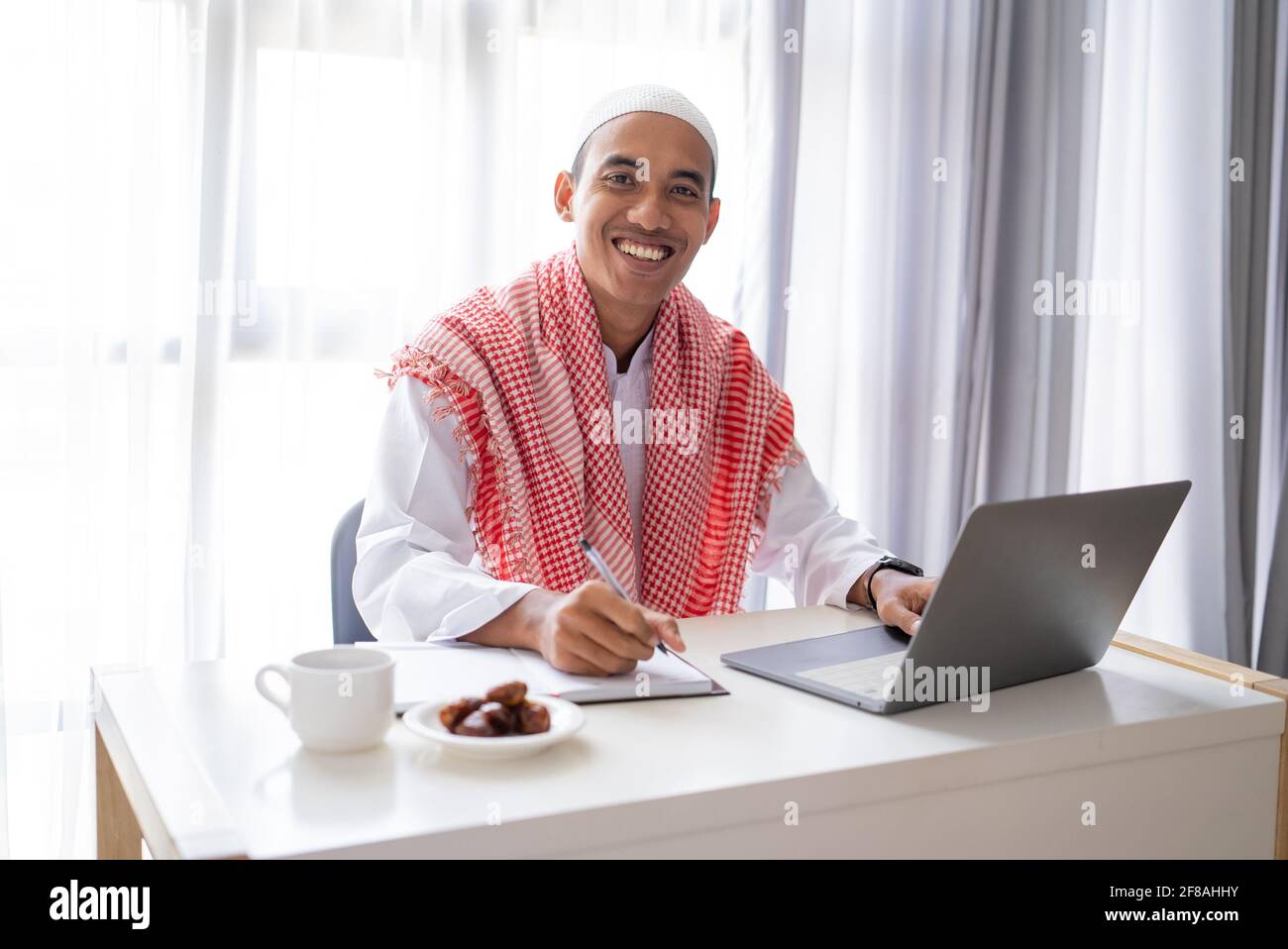 Syariah hi-res stock photography and images - Alamy