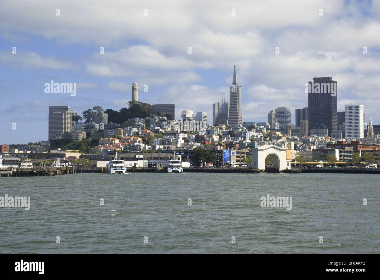 Trans america pyramid hi-res stock photography and images - Alamy
