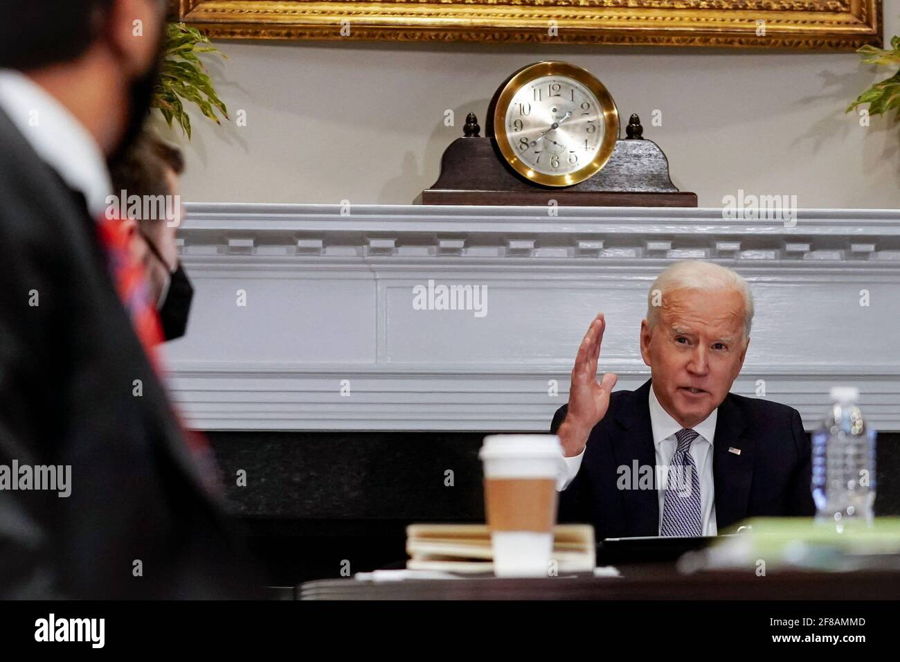 Semiconductor supply chain hi-res stock photography and images - Alamy