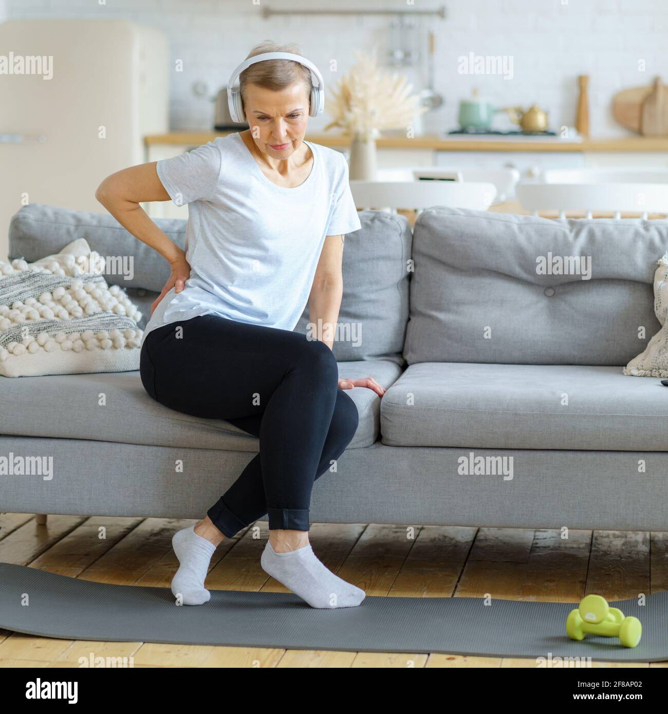 Osteoarthritis exercise hi-res stock photography and images - Alamy