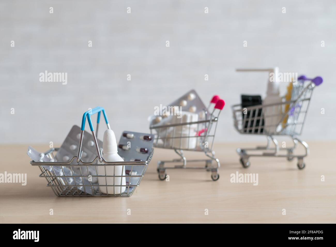 Apothecary assistance hi-res stock photography and images - Alamy