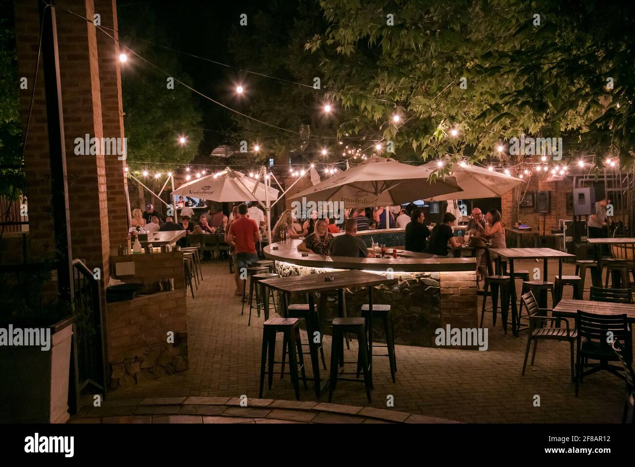 Downtown portland nightlife hi-res stock photography and images - Alamy