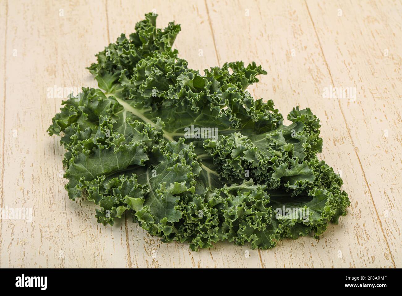 Curly cale plant hi-res stock photography and images - Alamy