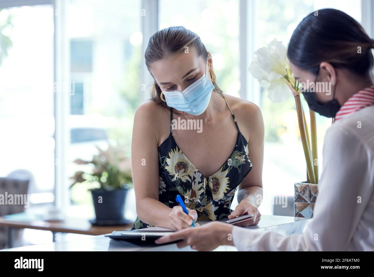 Reception Registration High Resolution Stock Photography and Images - Alamy