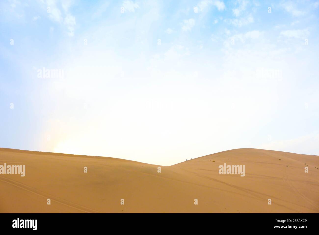 sand dunes in saudi arabia Stock Photo - Alamy
