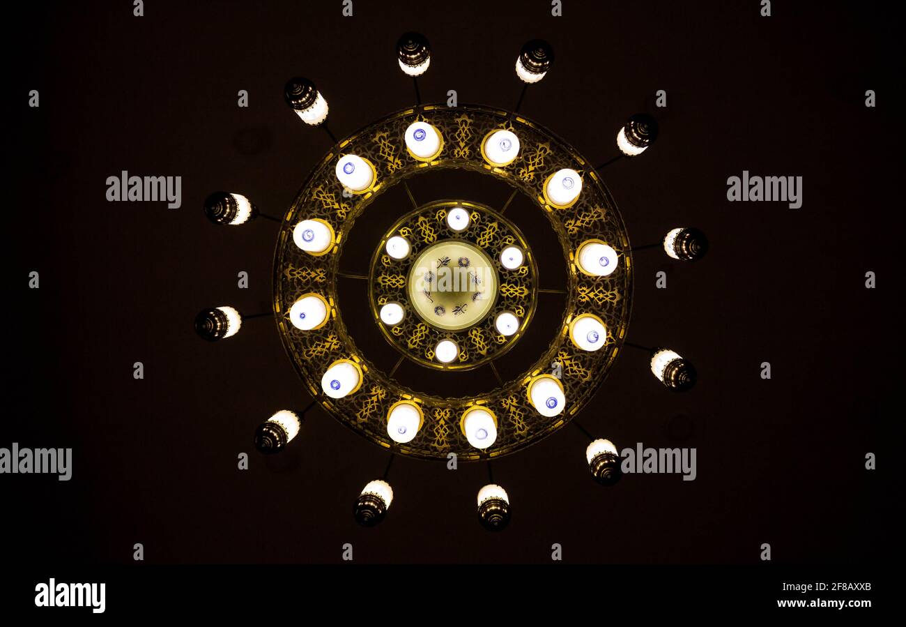 Islamic design lantern crescent hi-res stock photography and images - Alamy