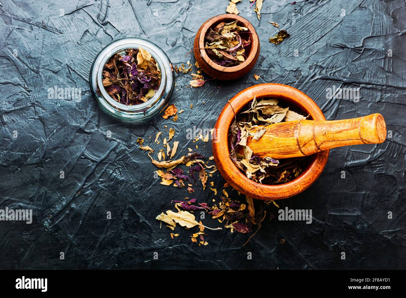 Dried basil leaves hi-res stock photography and images - Alamy