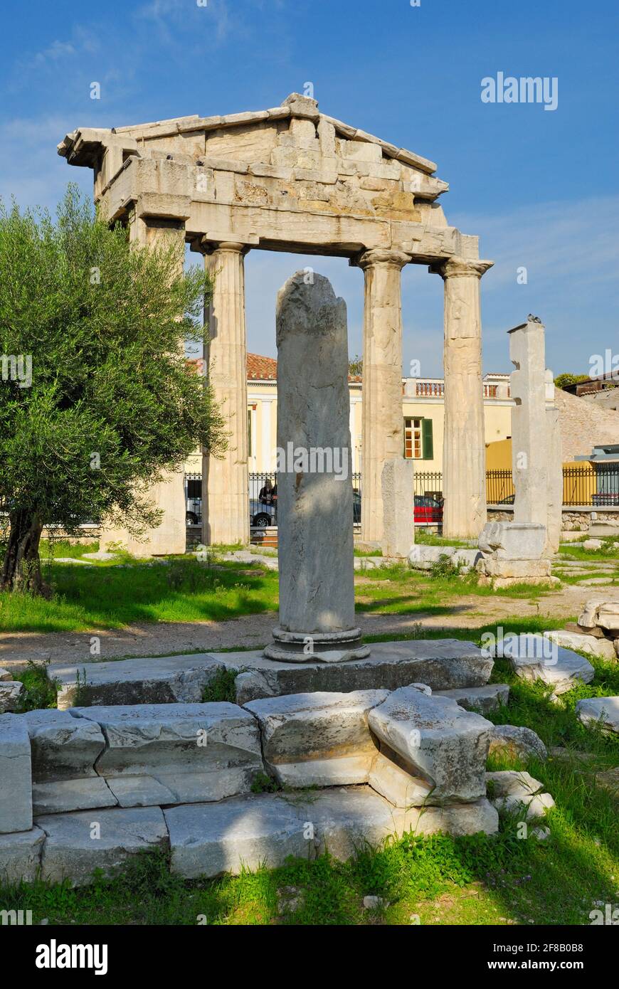 Propylon gate hi-res stock photography and images - Alamy