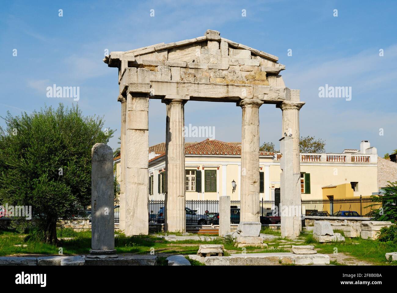 Propylon gate hi-res stock photography and images - Alamy