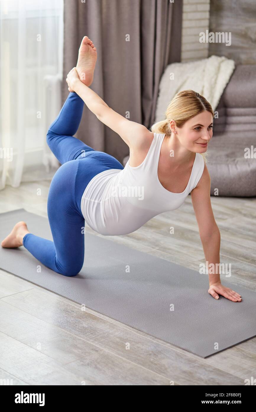 Lifting one leg hi-res stock photography and images - Alamy