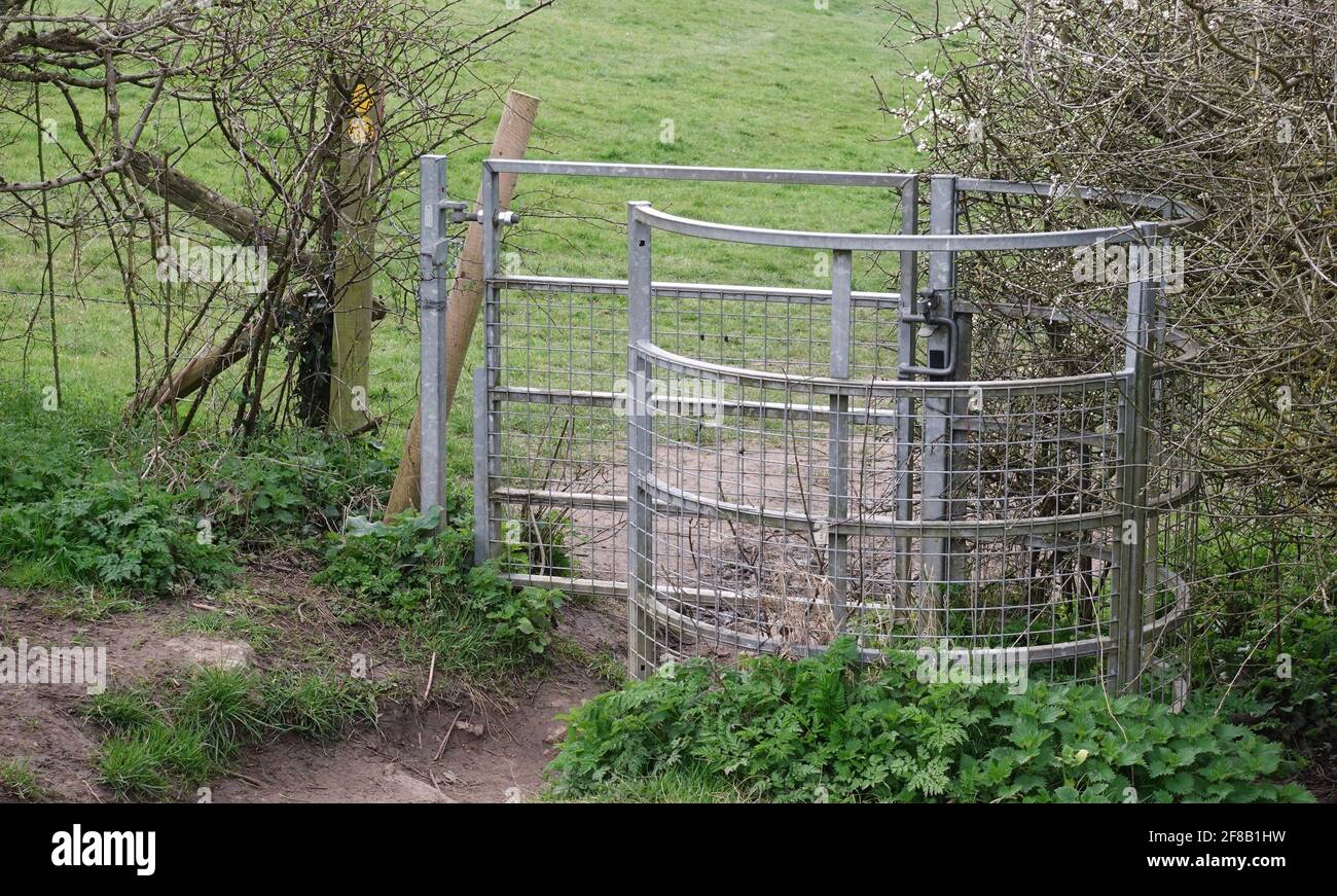 Galvanised farm gate hi-res stock photography and images - Alamy