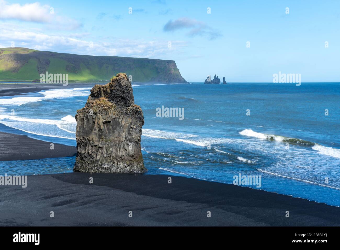 Black Snad Beach in Vik, Iceland. Big solitaire rock with ocean in ...