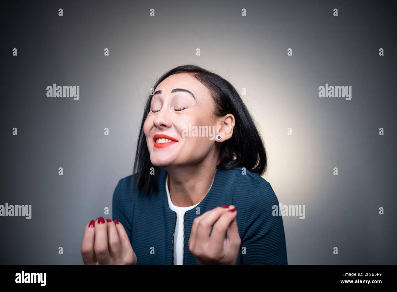 Amused facial expression hi-res stock photography and images - Alamy