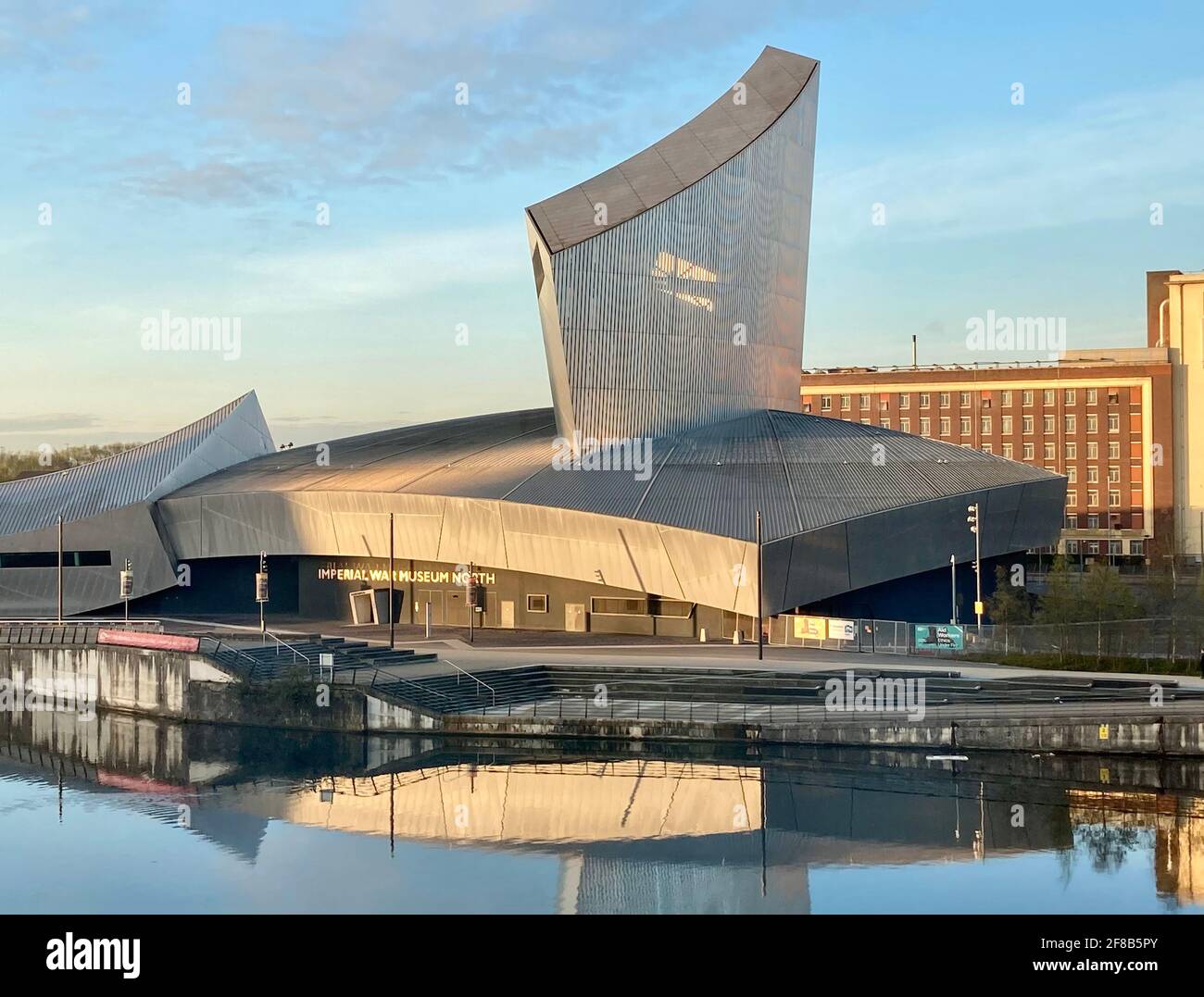The Imperial War Museum North IWMN / IWM North on a beautiful spring ...