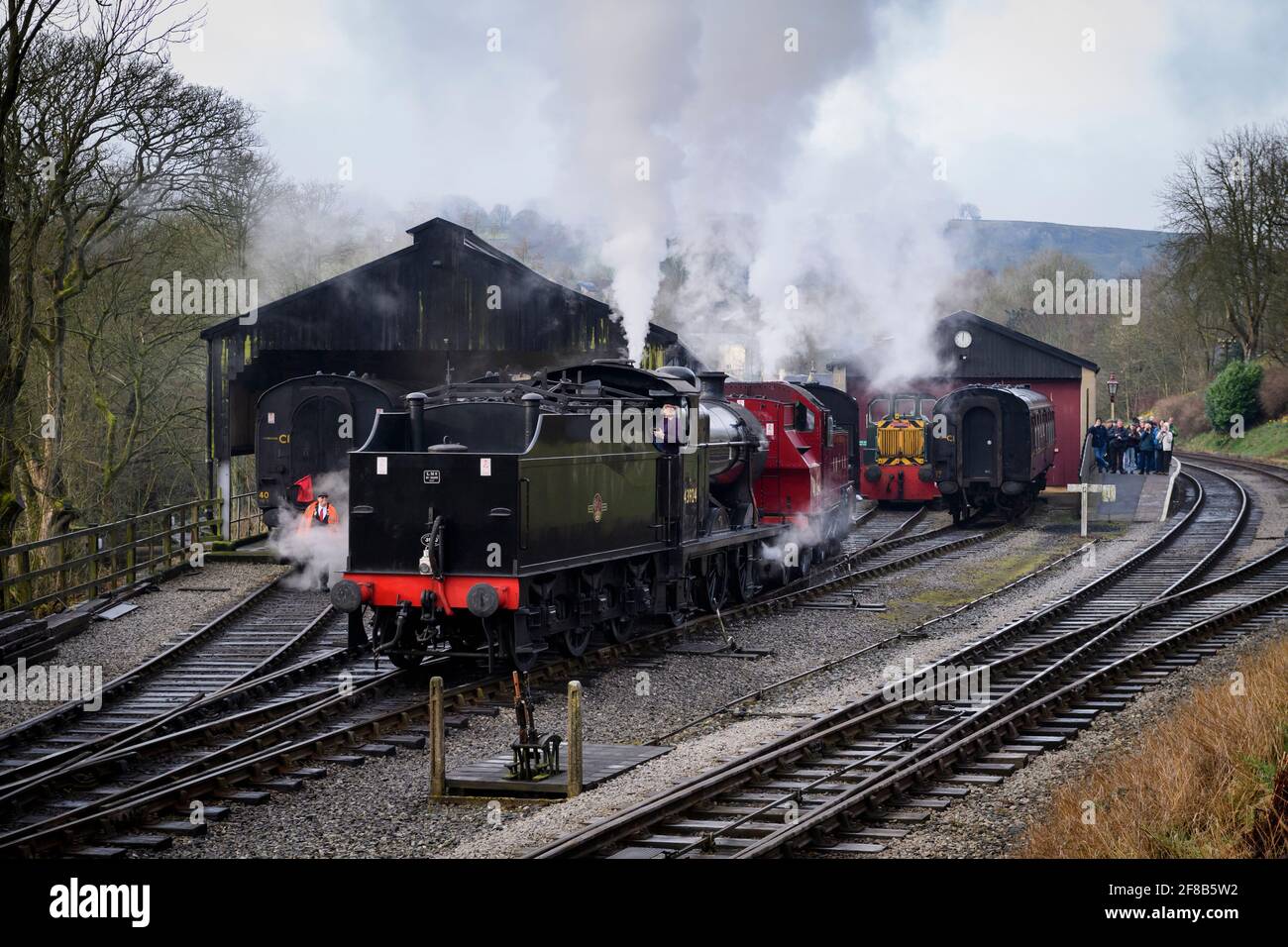 Coach trip 1940s hi-res stock photography and images - Alamy