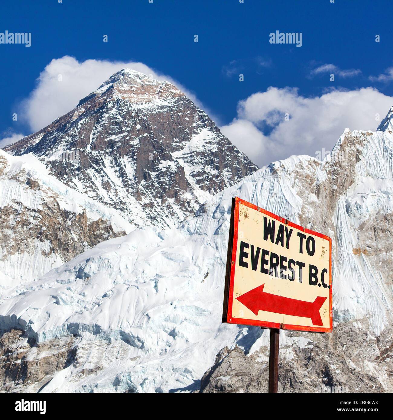 Mount everest summit sign hi-res stock photography and images - Alamy