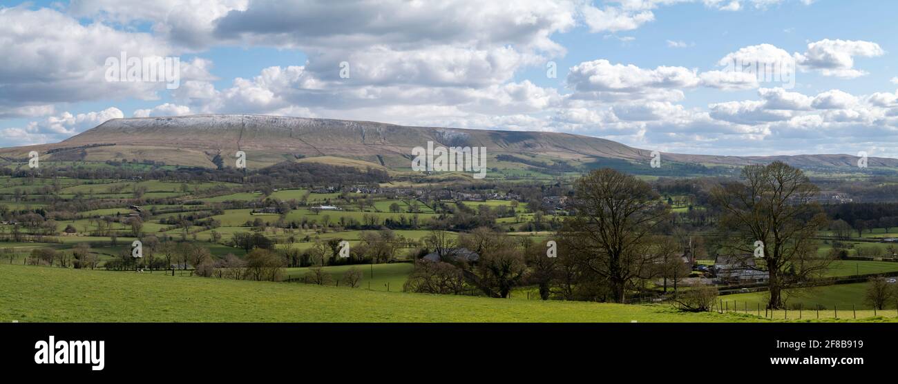 Ribble valley in spring hi-res stock photography and images - Alamy