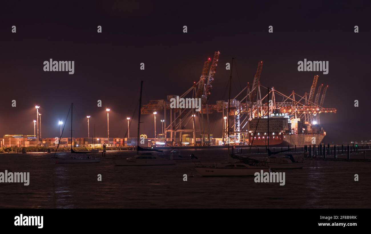 Container ship at night hi-res stock photography and images - Alamy