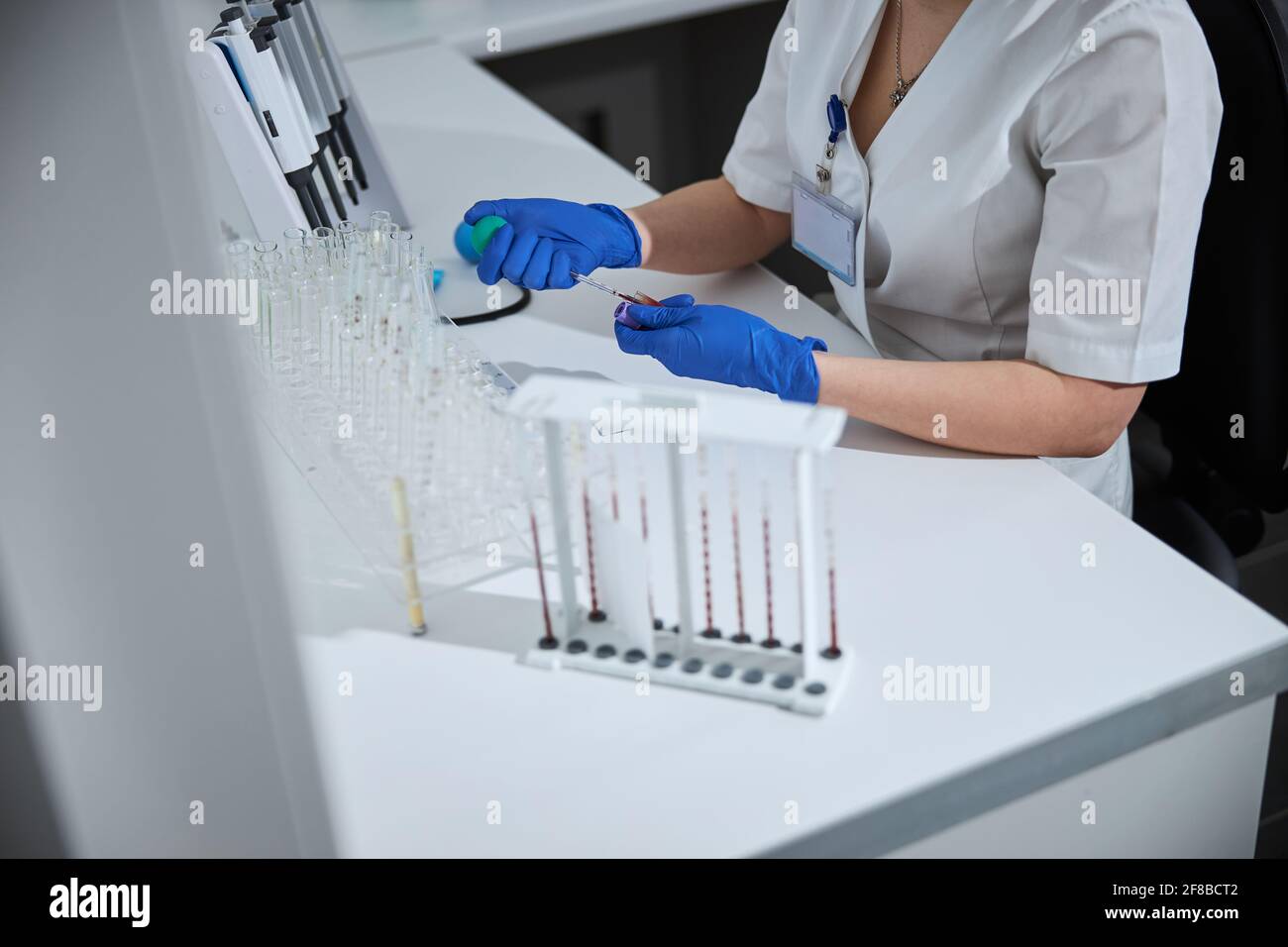 Drawing blood vacutainer hi-res stock photography and images - Alamy