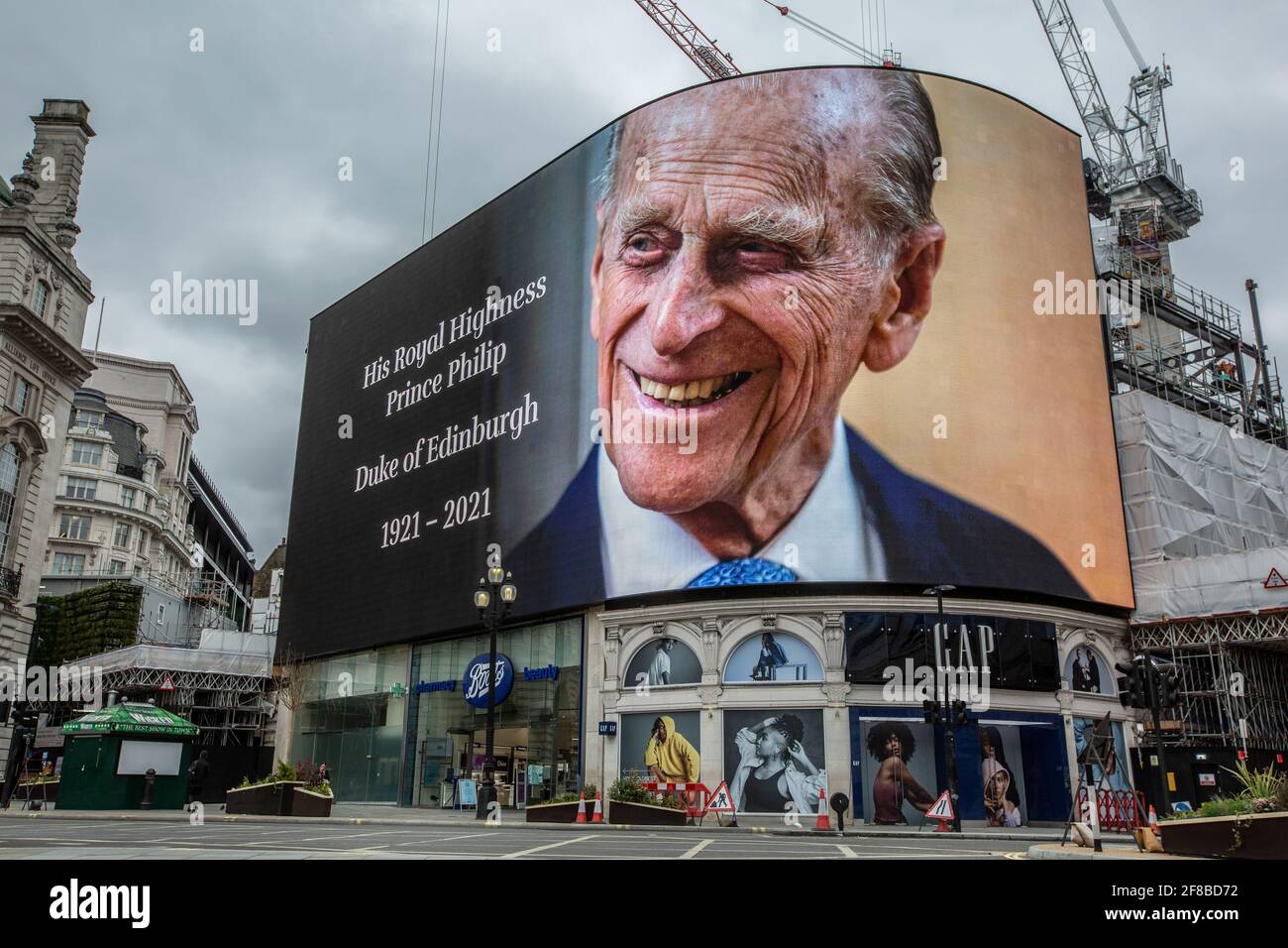 London billboard sad hi-res stock photography and images - Alamy